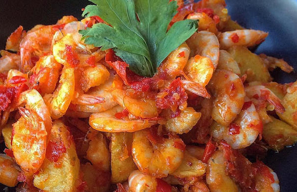 Cara Memasak Sambal Udang dan Kentang Pedas Gurih Enak